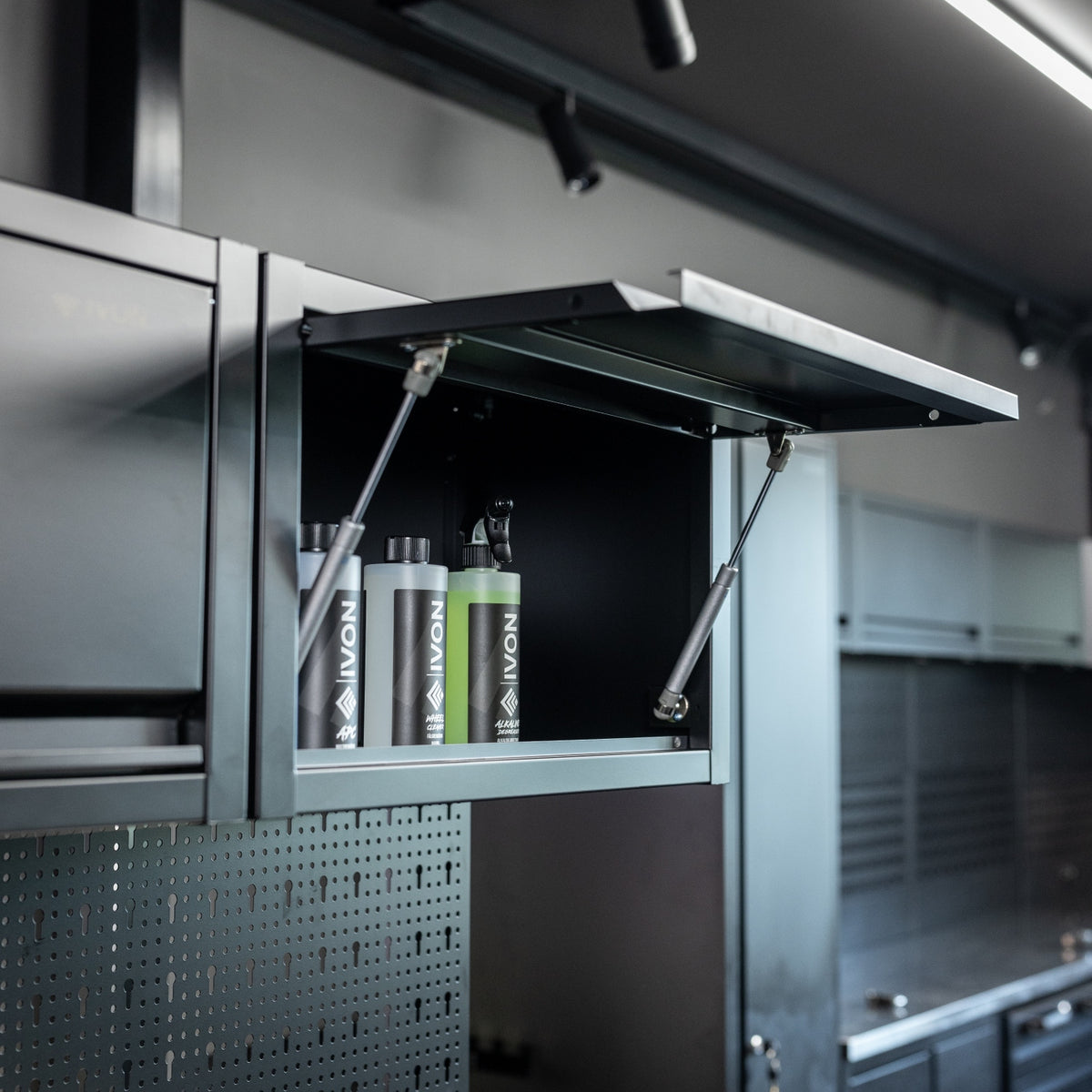 Garageinredning | Inredning till garage & verkstad | IVON